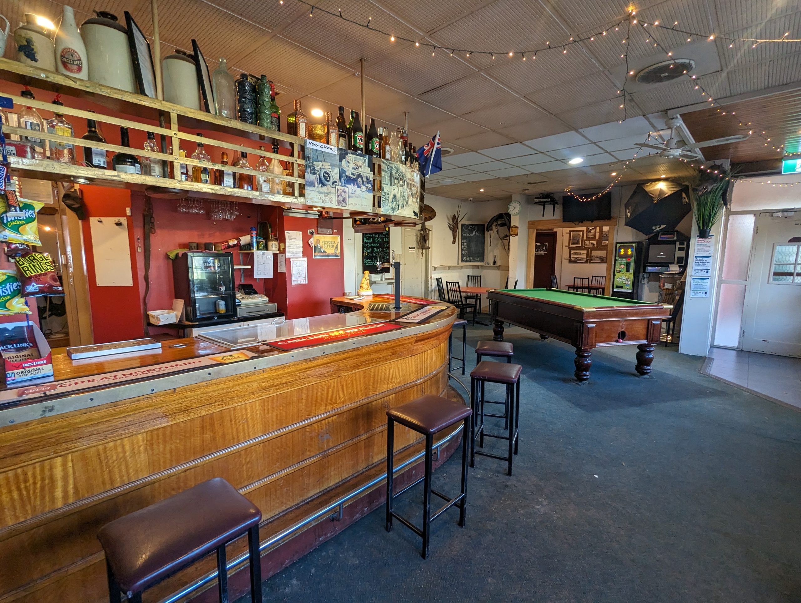 SOLD - Iconic Pub with Bistro, Bar and Bottle Shop – Gordon, VIC